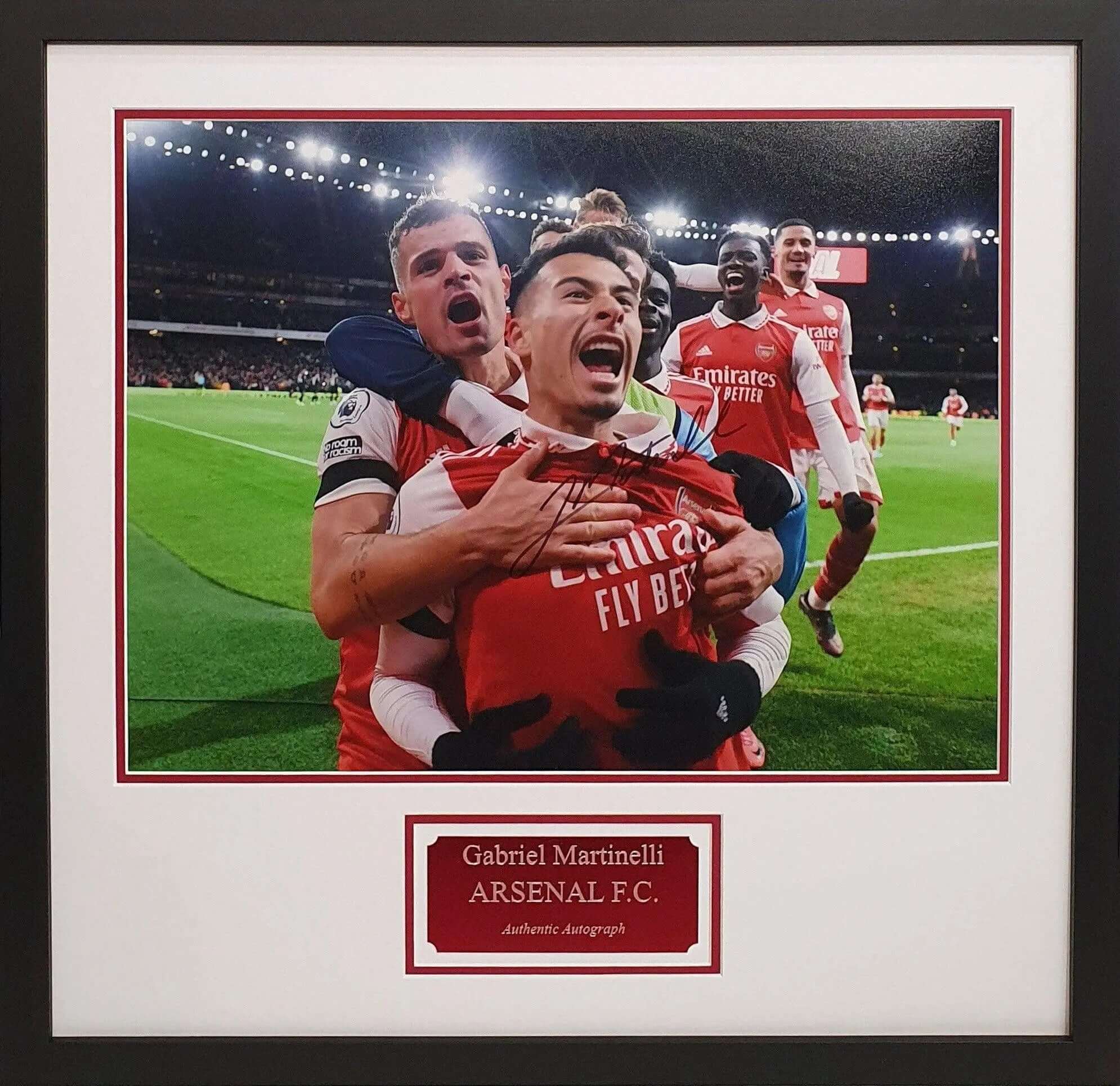 Gabriel Martinelli Signed Arsenal Photo - Framed with COA – Darling ...