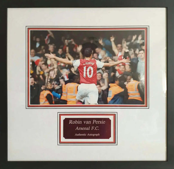 Robin van Persie Signed Arsenal Photo - Framed with COA – Darling ...